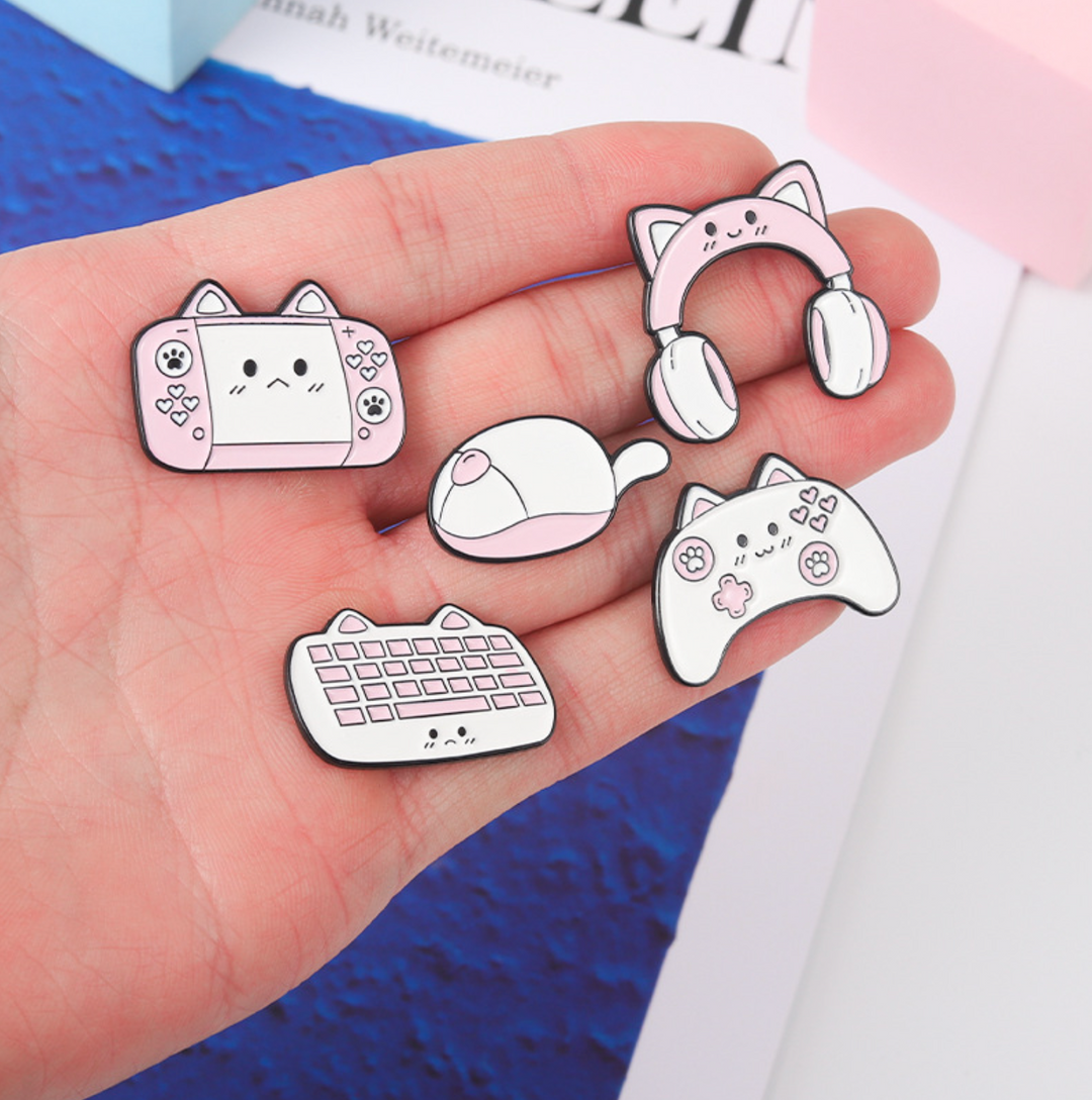 Kitty Tech Pin – Midori Gifts